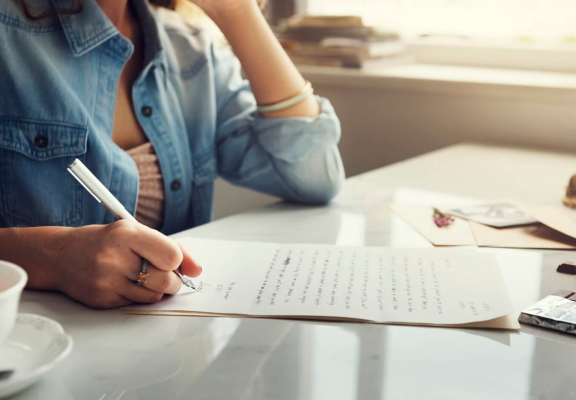 How to Write a Discourse Analysis Essay: Example & Step-by-Step Guide